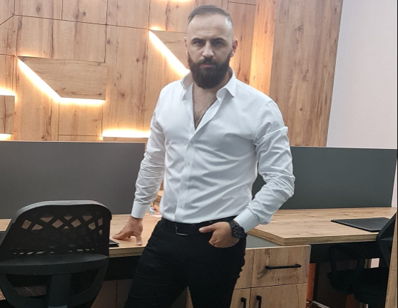 MERLUX İNŞAAT EĞİTİM İÇİN SEFERBERLİK İLAN ETTİ. EĞİTİM ÖĞRETİM İÇİN ...